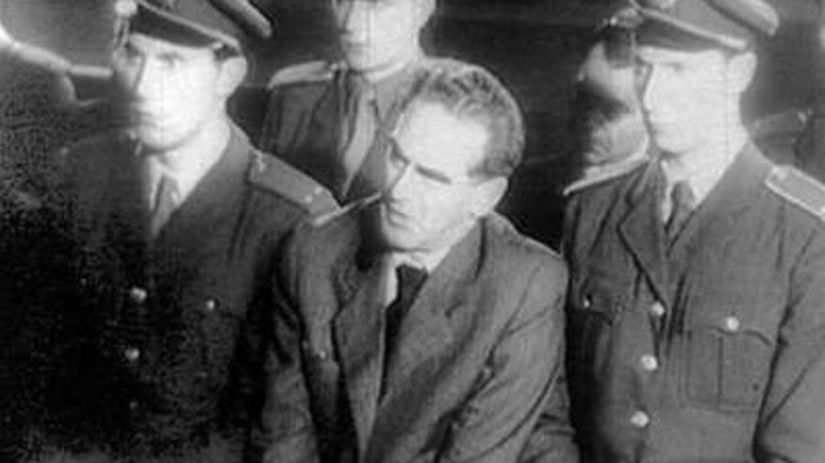 Trial with those who helped people escaped through the border and ...